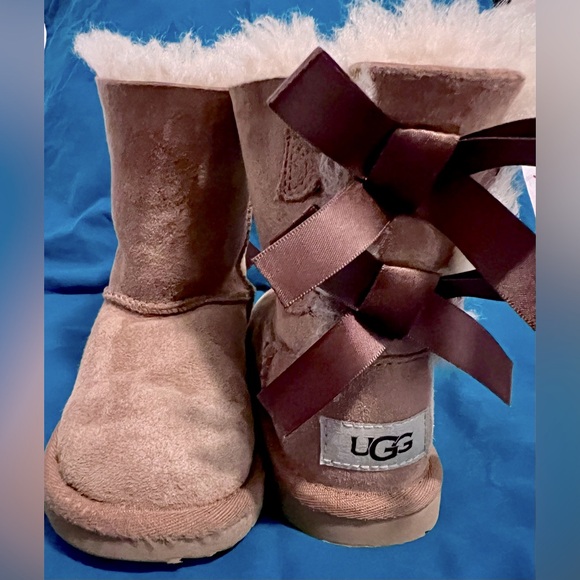 UGG | Shoes | Ugg Guc Toddler Girls Chestnut Bailey Bow Ii Boots Size ...